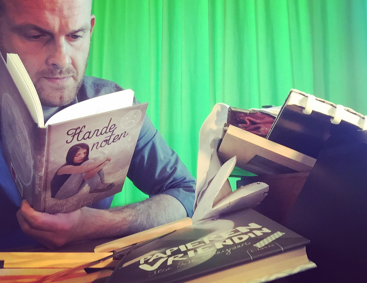 Jeugdtheater over pesten, echtscheiding en vriendschap • Theaterhuis ...